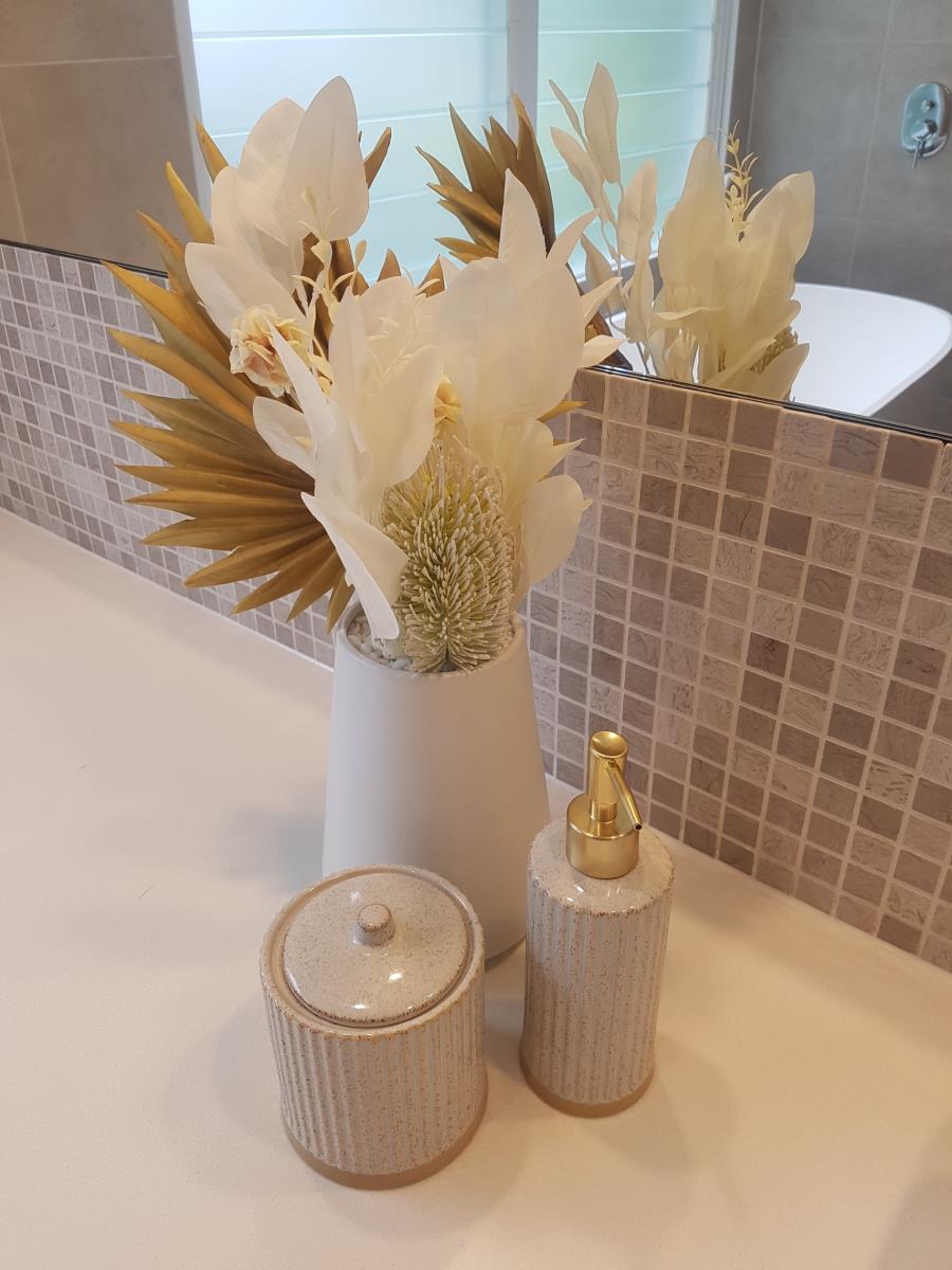 SLS w SSS - Bathroom Edition